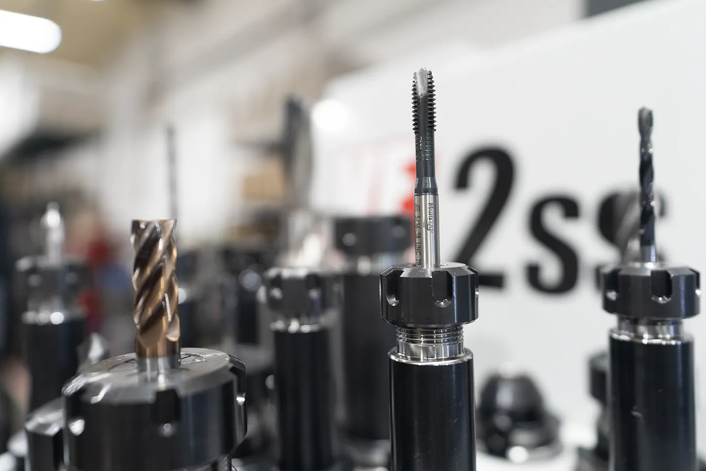 CNC Lathe Threading: Tooling, Feeds & G-Codes